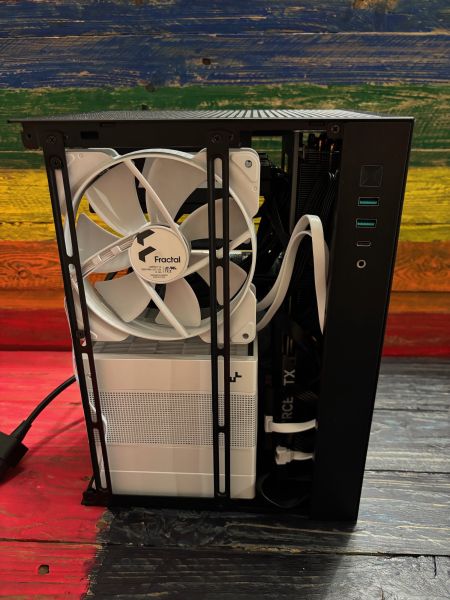 DeepCool CH170 – keď vám mini ITX skrinka dovolí toho pomerne veľa | pc.sk